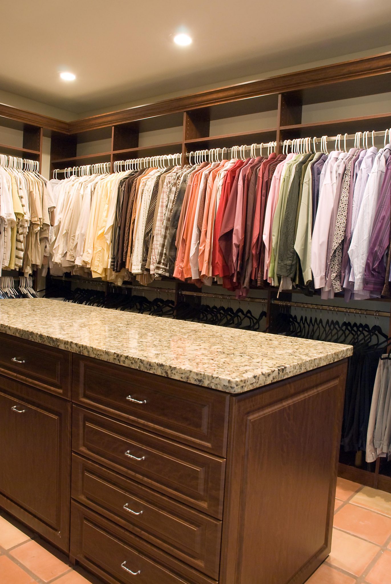 4 Easy Ways to Maximize Storage in a Walk-In Closet